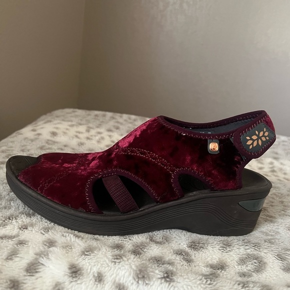 Bzees Shoes Bzees Drama Womens Wine Velvet Burgundy Platform Wedge Comfort Sandals Size 9